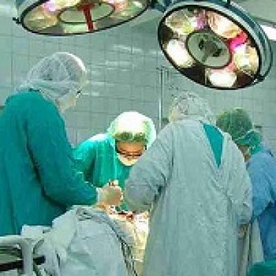 Tranexamic acid safely reduces need for transfusion, study suggests ...